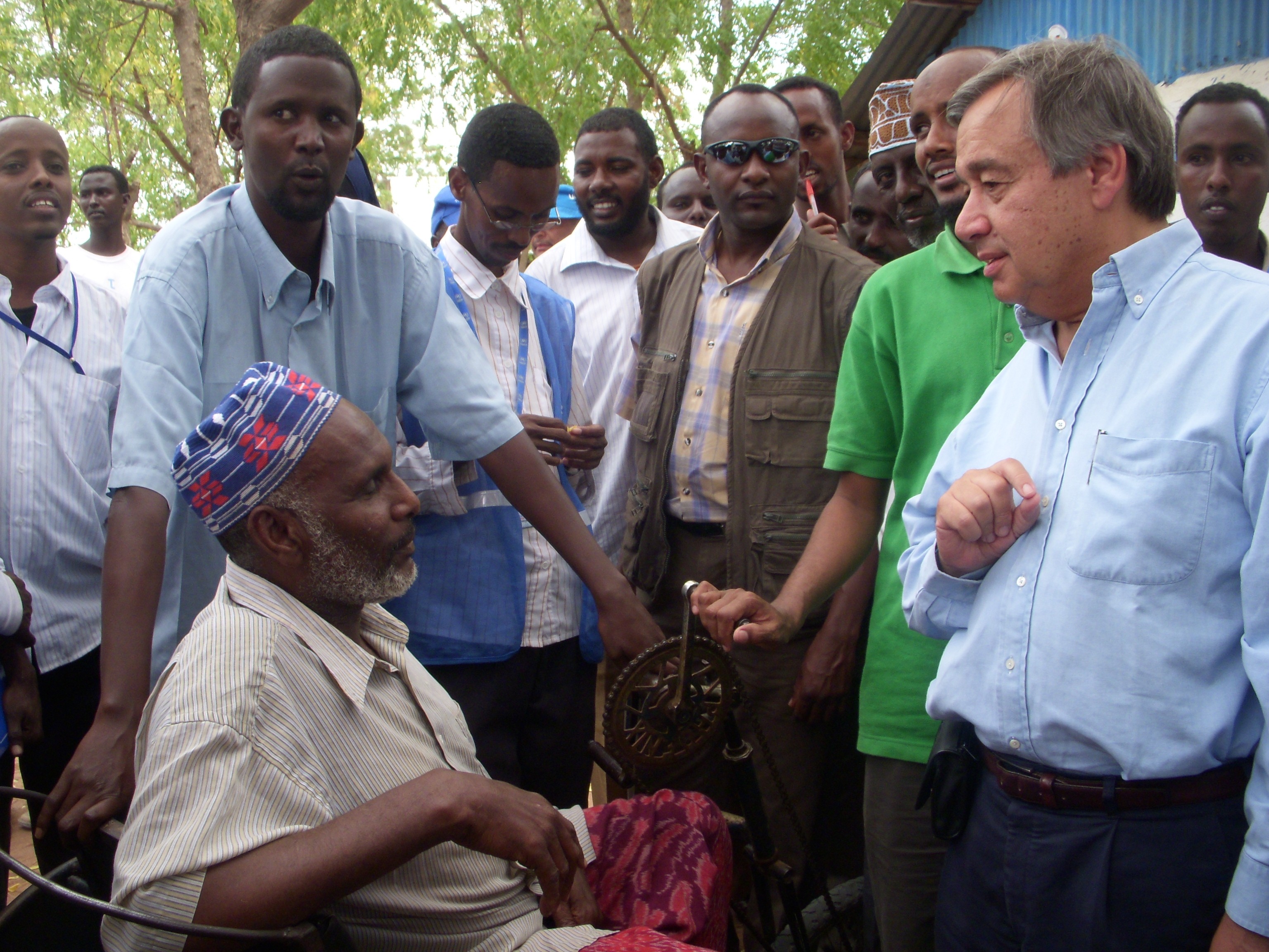 UNHCR chief visits Dadaab, draws attention to "dramatic" Somali refugee crisis | UNHCR Africa