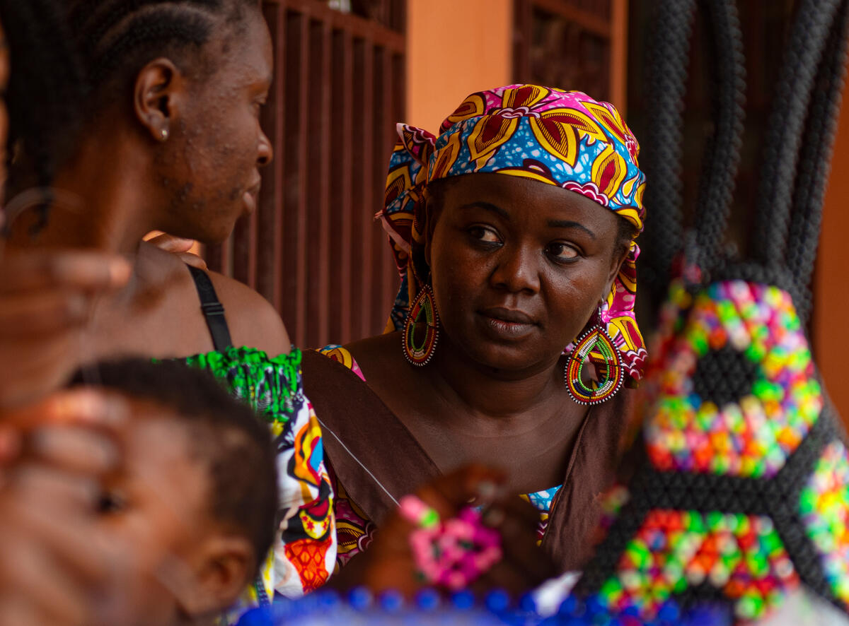 Central African refugee craft maker helps displaced women in Cameroon ...