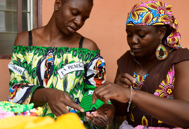 Central African refugee craft maker helps displaced women in Cameroon ...