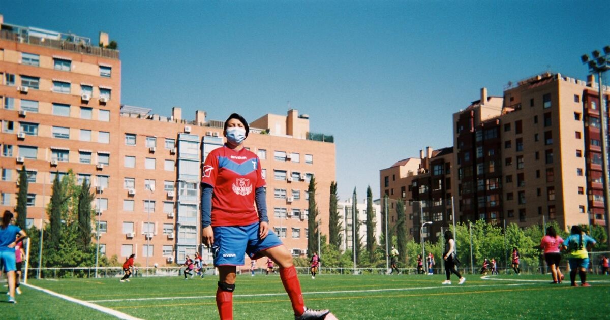 Global photo project shows power of football during displacement ...