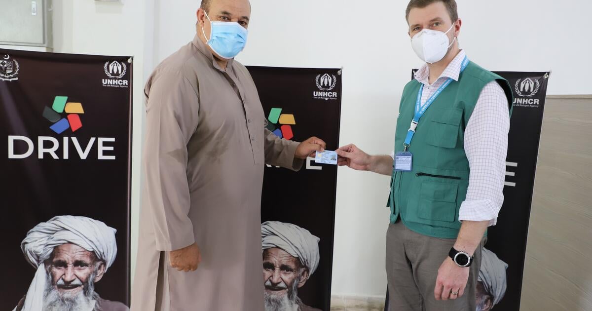 Government of Pakistan delivers first new biometric identity smartcards ...