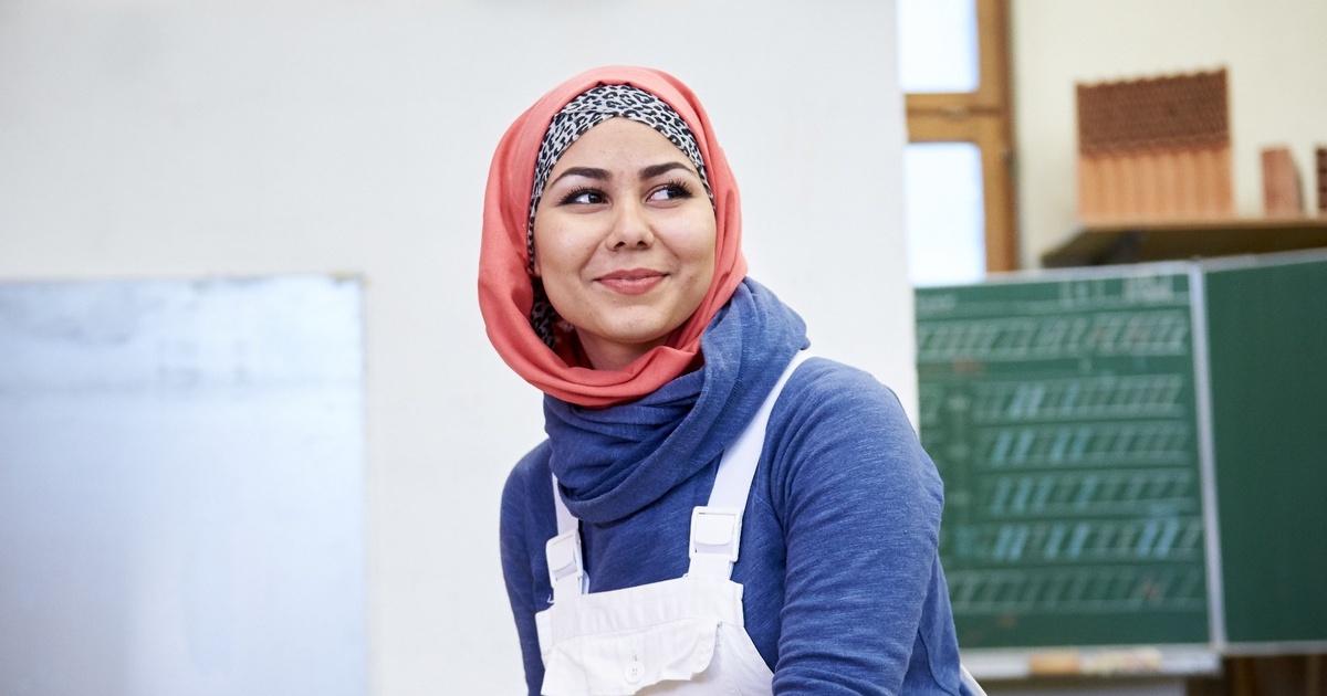 Die 17-jährige Sediqa am Weg zu ihrem Traumberuf | UNHCR Österreich