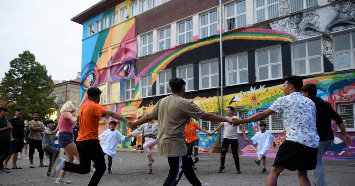 Using arts and sports for mental health and psychosocial support in ...