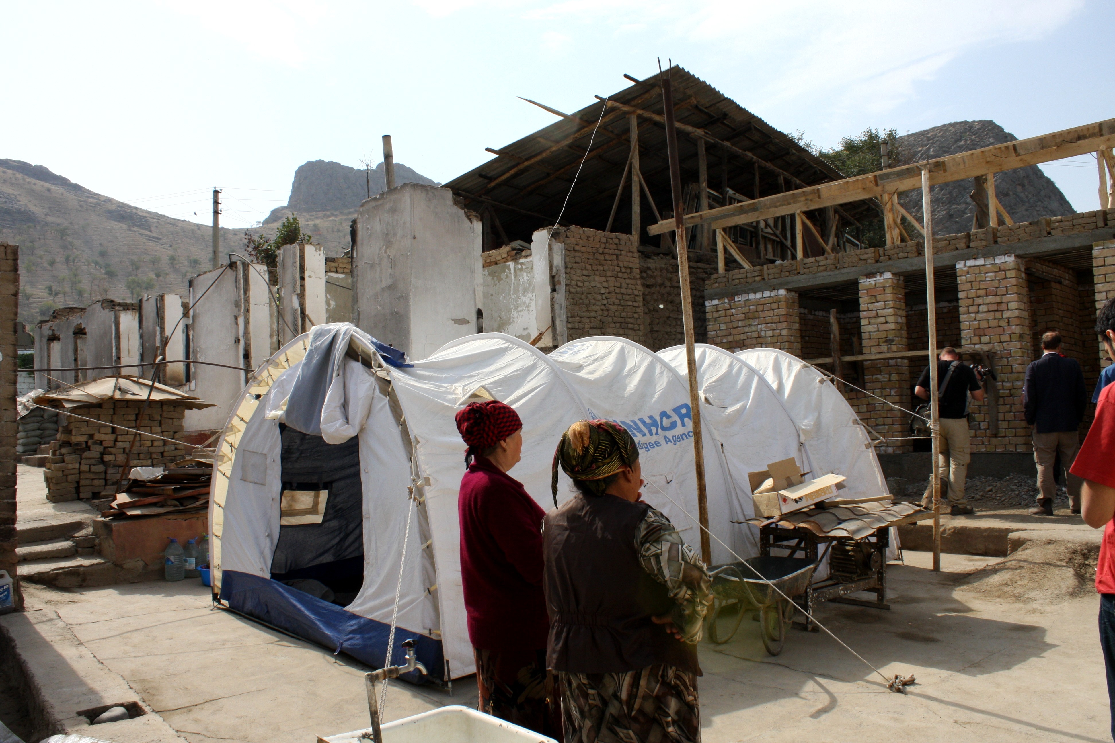 UNHCR shelter programme helps displaced in southern Kyrgyzstan | UNHCR ...