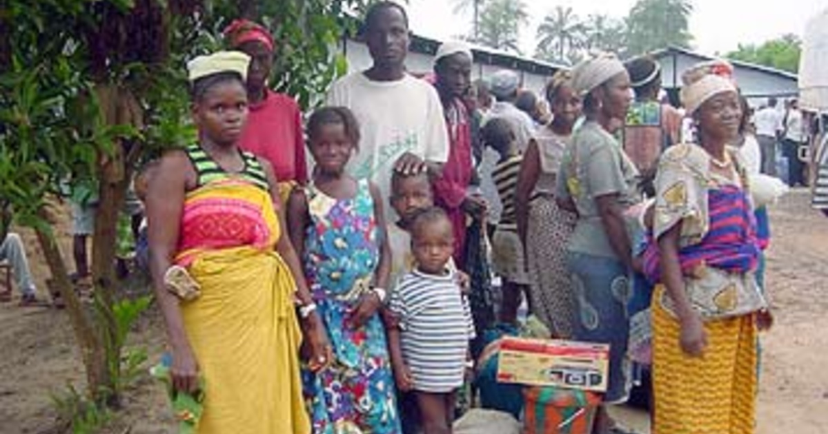 Liberian refugees go home for the holidays and harvest | UNHCR Ireland