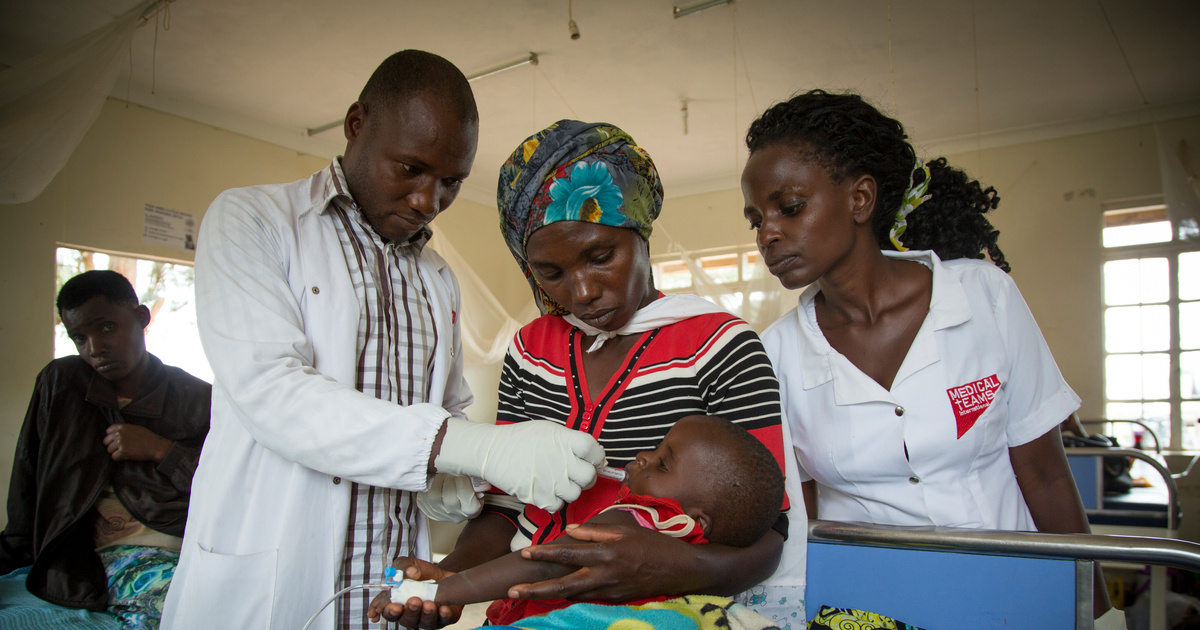 Burundian nurse cares, and is cared for, in Uganda | UNHCR Ireland