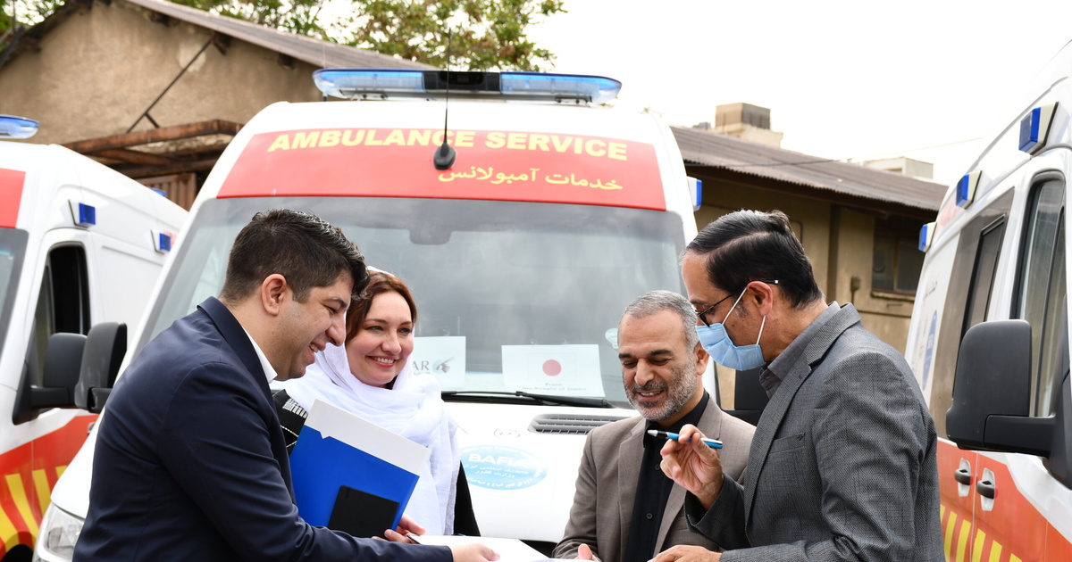 New UNHCR medical equipment benefit refugees and Iranians alike | UNHCR ...