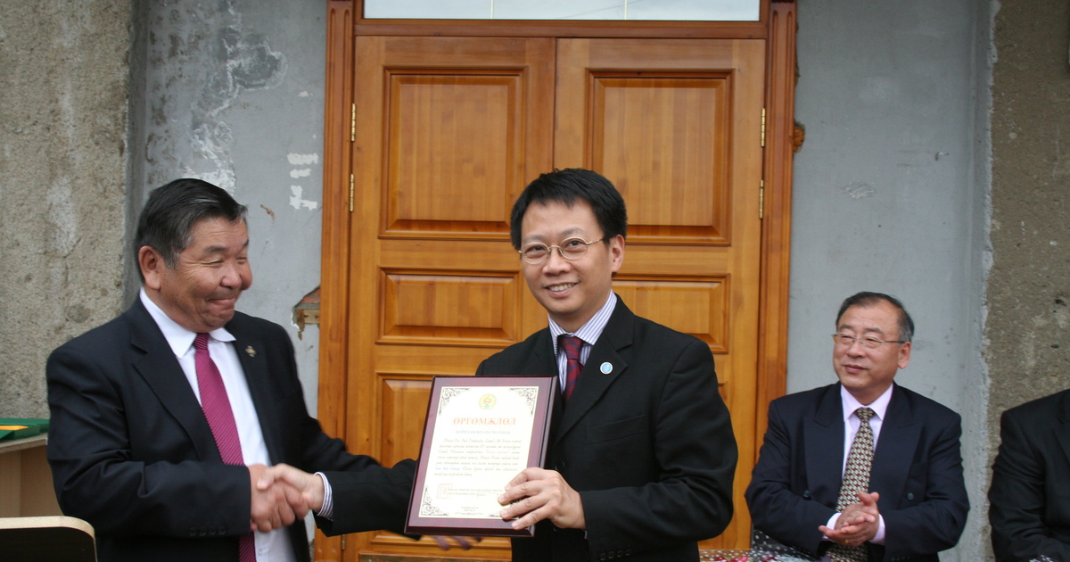 Dr. Lam Kin Chung | UNHCR Malaysia