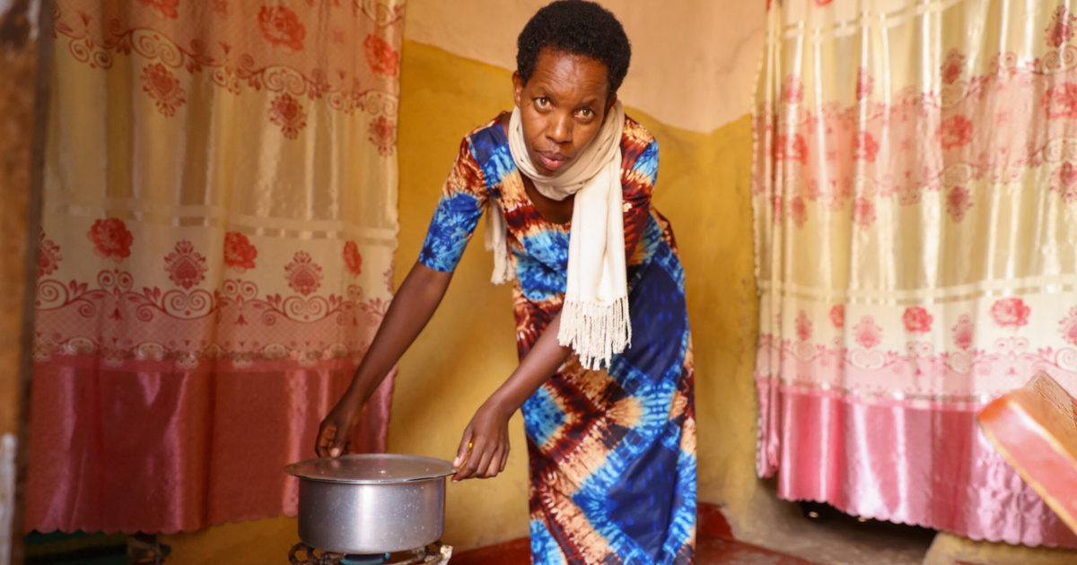 Clean cooking energy improves lives in Mugombwa refugee camp | UNHCR Rwanda