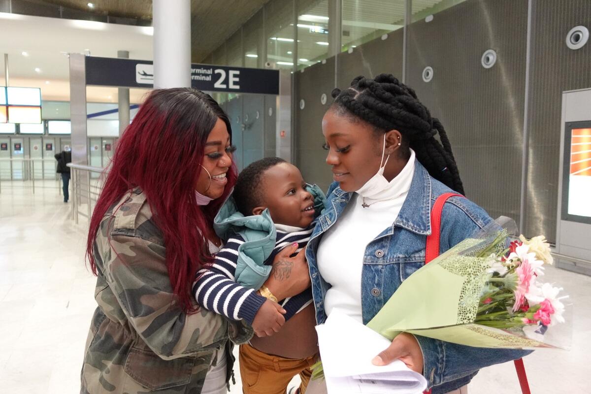 UNHCR-OECD study: 2 million displaced people granted entry permits over ...