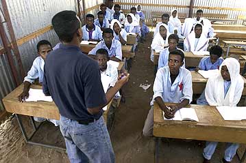 UN adopts draft resolution to strengthen UNHCR's mandate for refugees ...