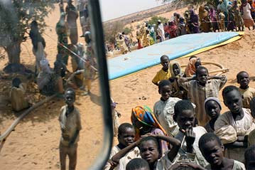 UNHCR completes refugee transfer from major border towns in Chad | UNHCR