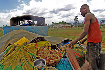 UNHCR scheme helps refugees in Burundi rediscover the joy of shopping ...
