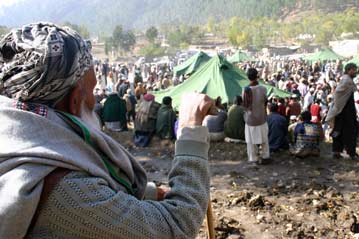 Helping Pakistan to improve life in relief camps | UNHCR