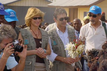 Dalaras ends West Africa trip with pledge to highlight refugees' cause ...