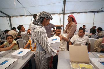 Iraqis and Jordanians break bread together during Ramadan | UNHCR