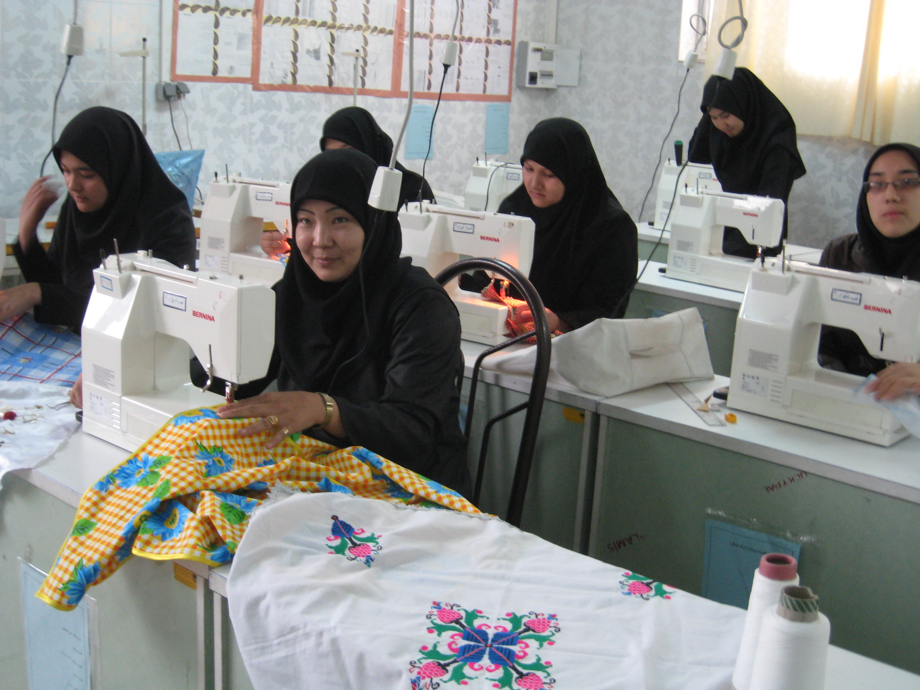 Stitching up a new life: Afghan refugees learn to support themselves in ...