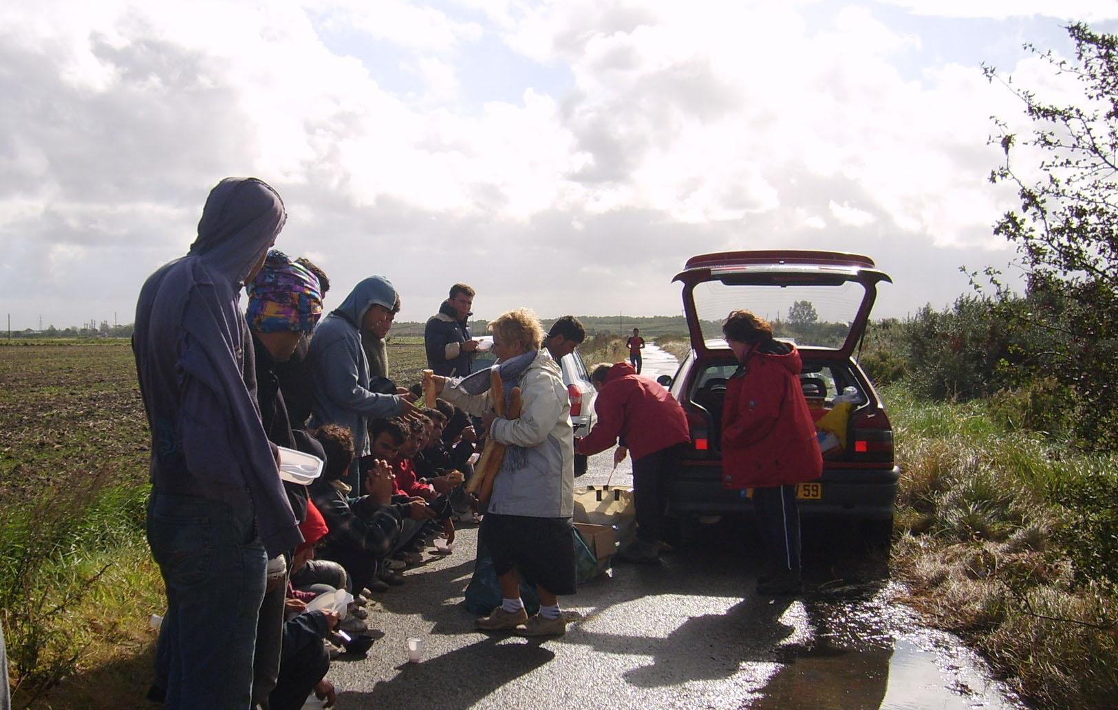 UNHCR returns to Calais to provide migrants, refugees with information ...