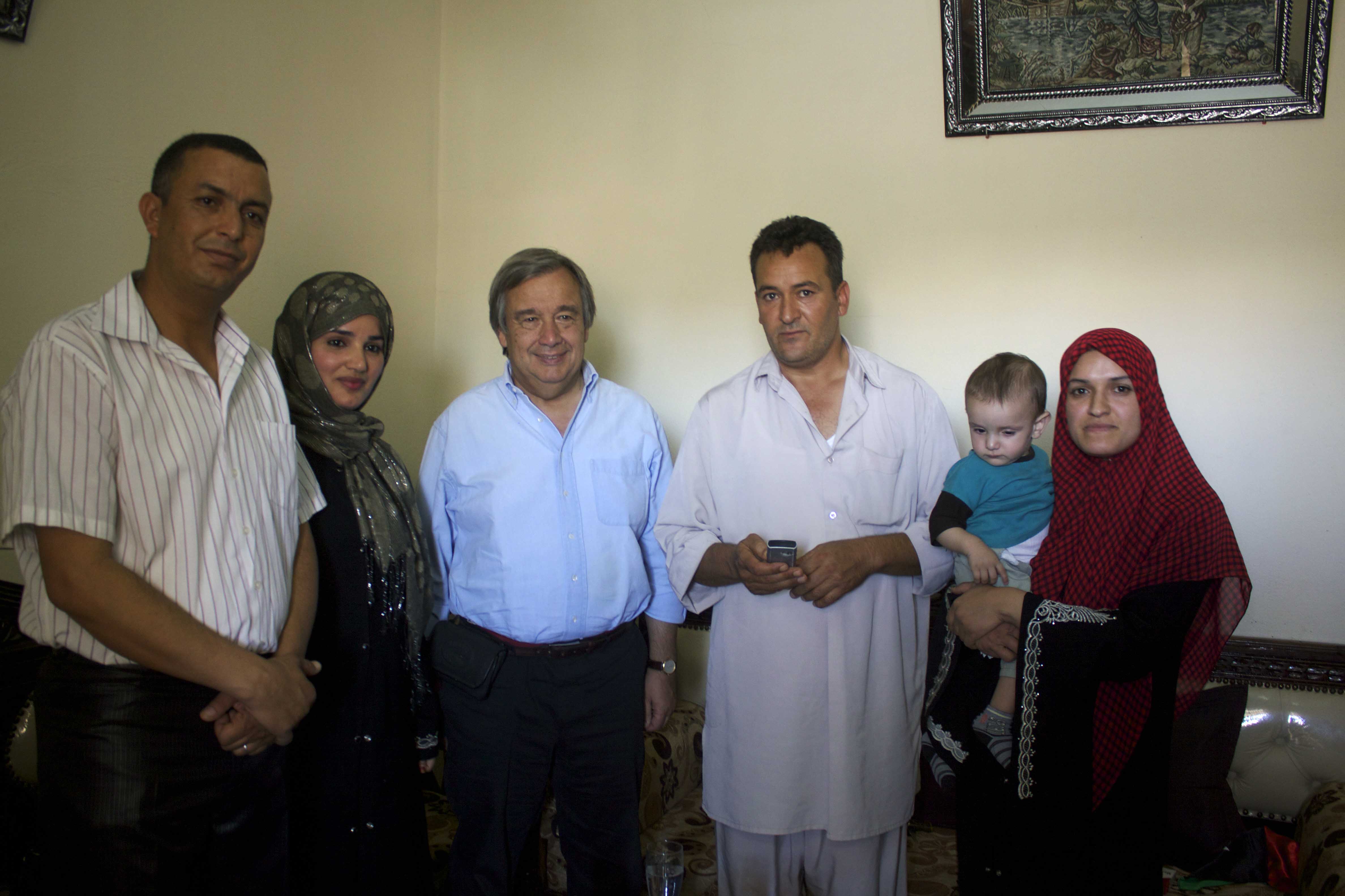 1 Family Without Shelter: Tunisians open doors to Libyan refugees | UNHCR
