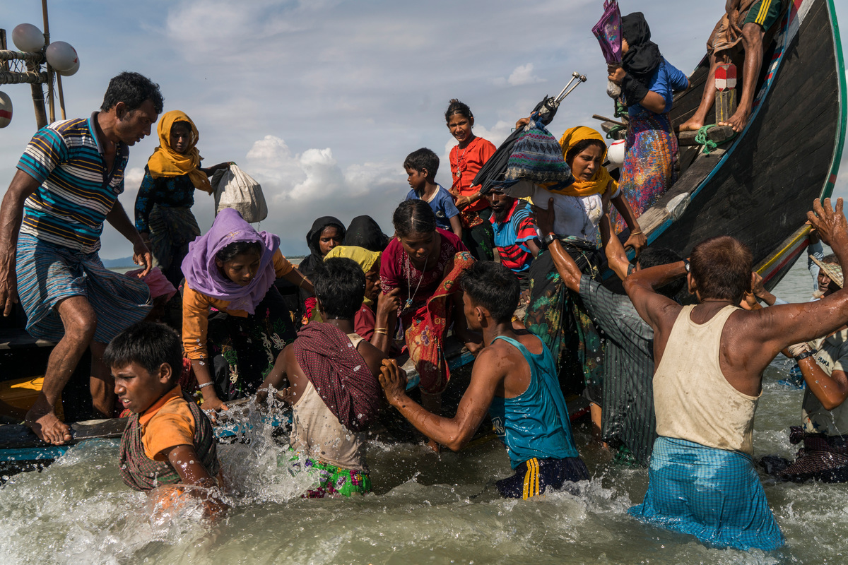 100 days of horror and hope: A timeline of the Rohingya crisis | UNHCR