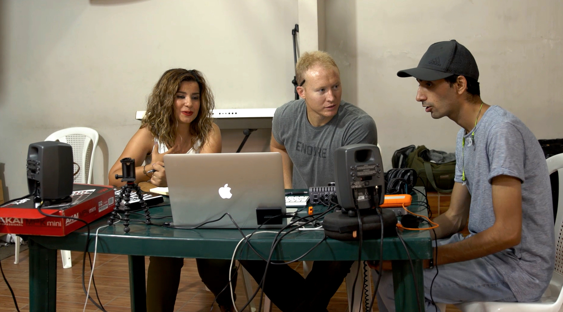 US producer helps Syrian singer give voice to her dreams | UNHCR