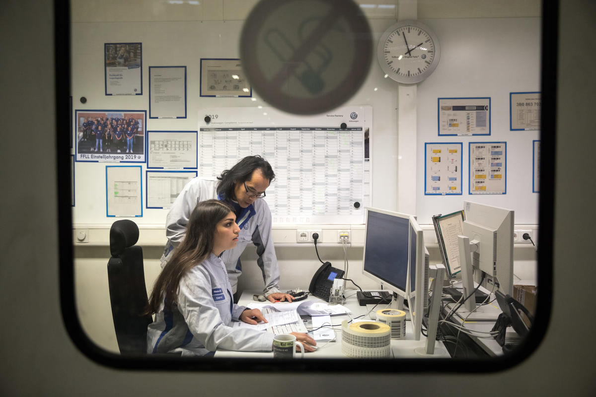 Refugees get traction in Germany's auto industry | UNHCR