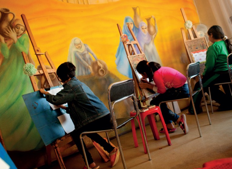 Child protection | UNHCR