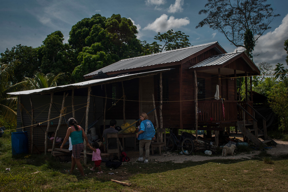 Salvadorans fleeing street gangs find safety in Belize village | UNHCR