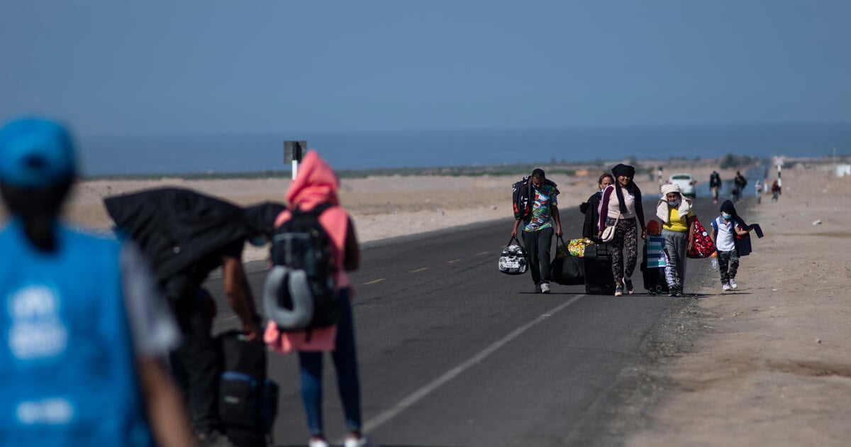 “Refugees” or “Migrants”? How word choices affect rights and lives | UNHCR