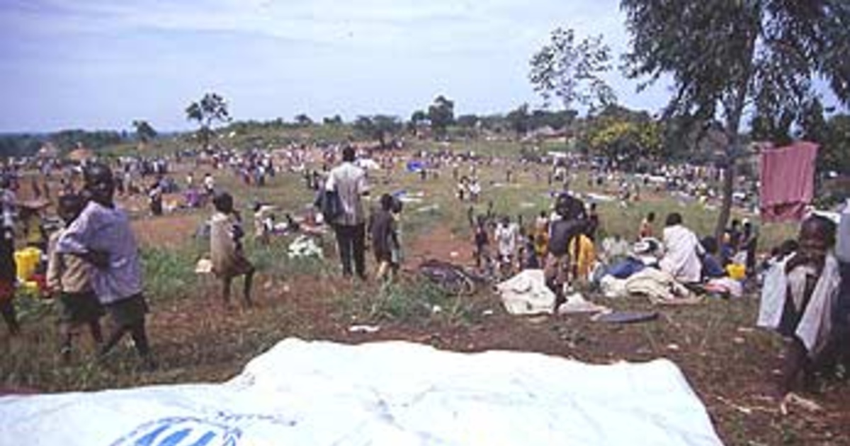 Displaced refugees in Uganda start move to permanent site | UNHCR