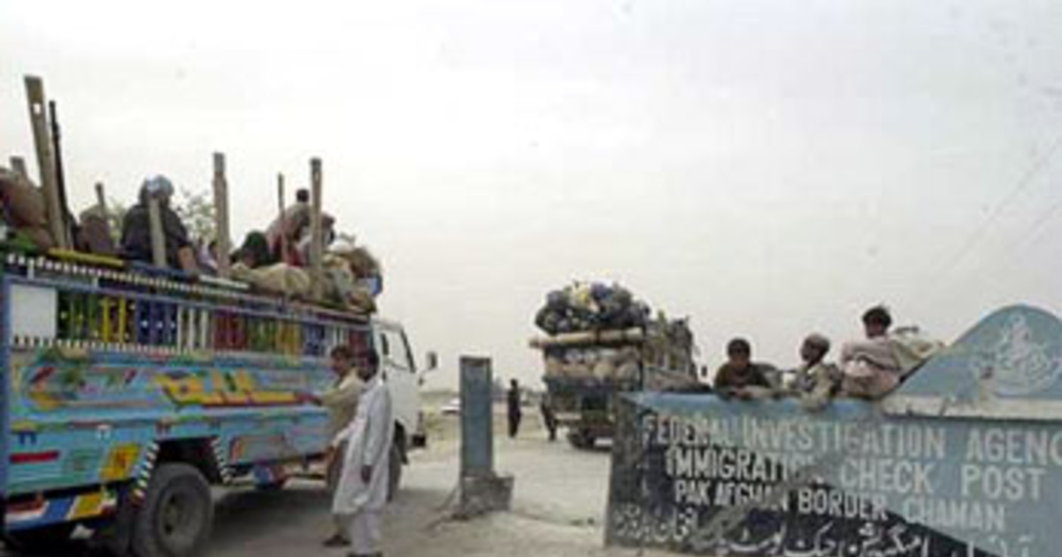 Hundreds of Afghans head home with "safe return" guarantee | UNHCR