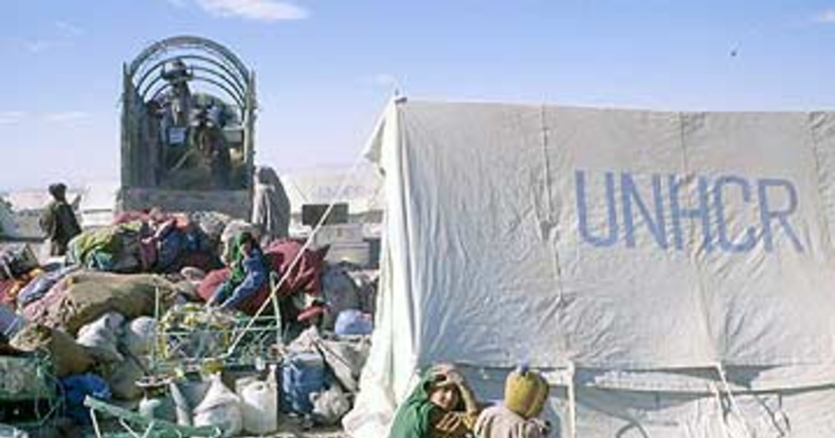 Afghan returns from Pakistan to cross 300,000 this week, says UNHCR | UNHCR