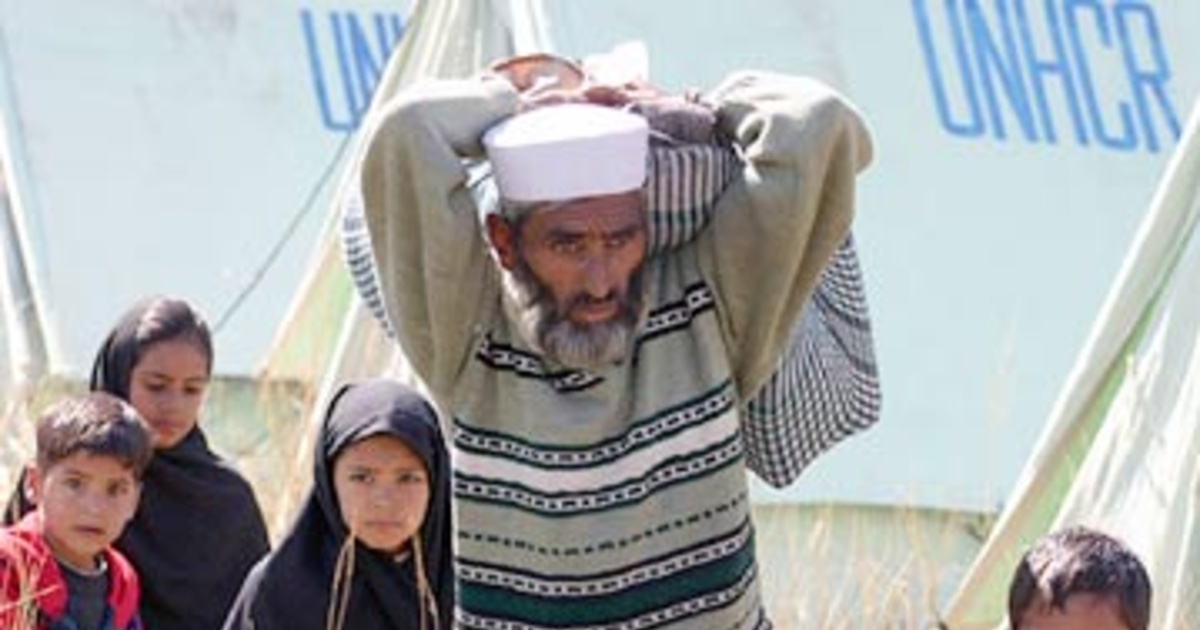 Tents bring relief to the homeless in Pakistan's north | UNHCR