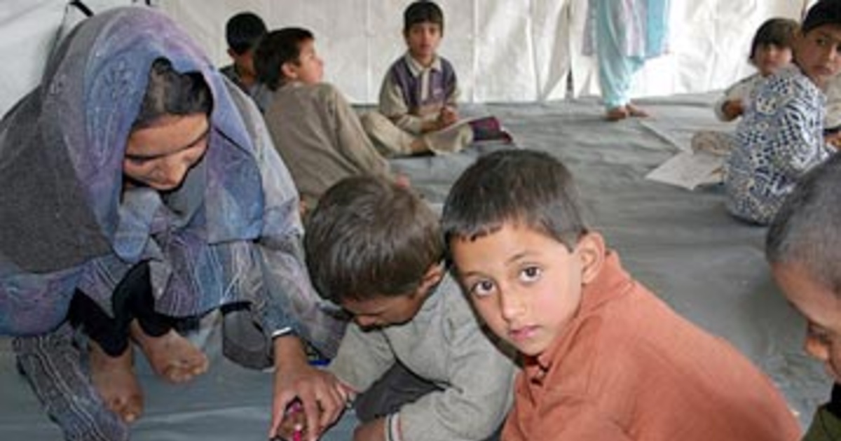 Overcoming personal tragedies to help others in Pakistan | UNHCR