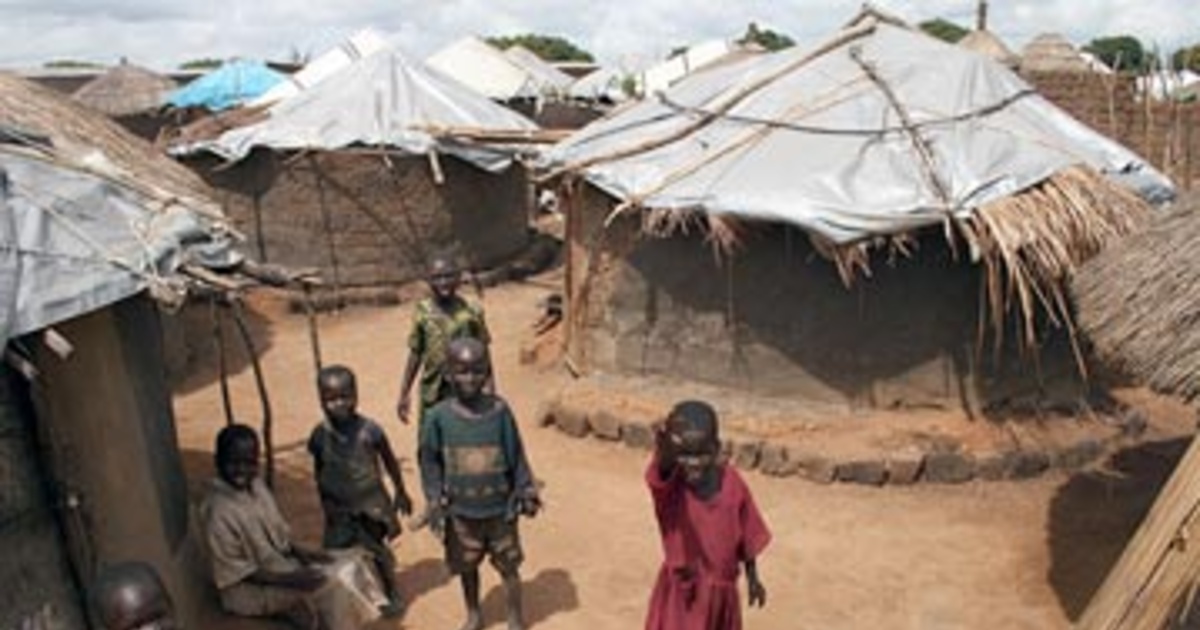 Uganda's IDP camps start to close as peace takes hold | UNHCR