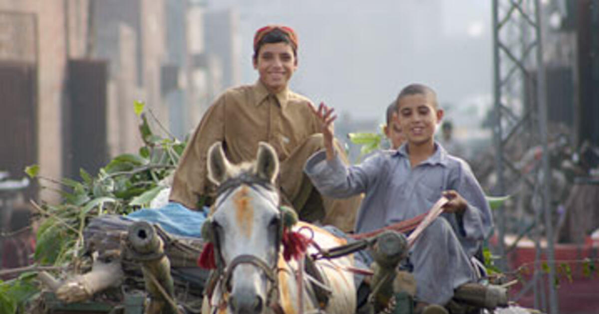 Keeping Pakistan's cultural capital clean | UNHCR