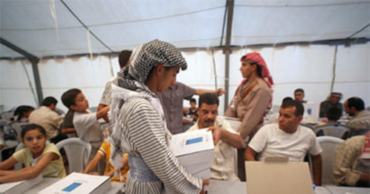 Iraqis and Jordanians break bread together during Ramadan | UNHCR
