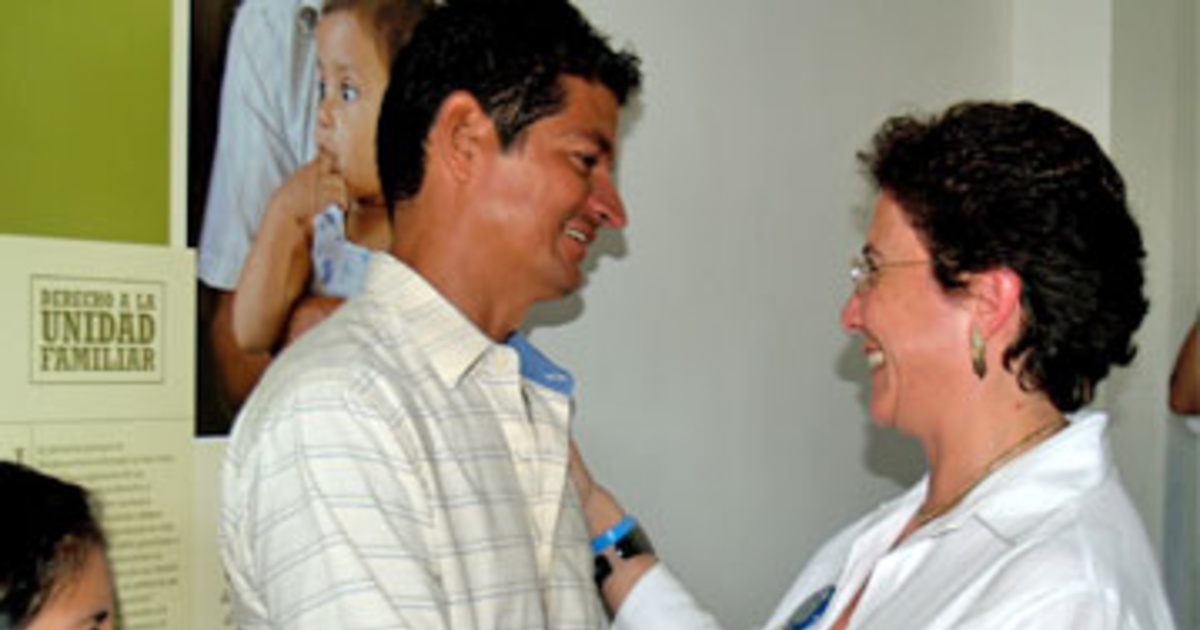 Ecuador opens first refugee office along border with Colombia | UNHCR