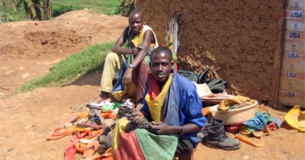 Canadians' shoes are on the other foot now - in Rwanda | UNHCR