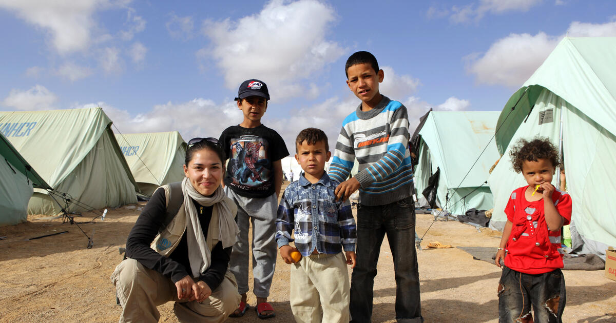 Q&A: UN Volunteer helps needy Libyan Berbers in Tunisian camp | UNHCR