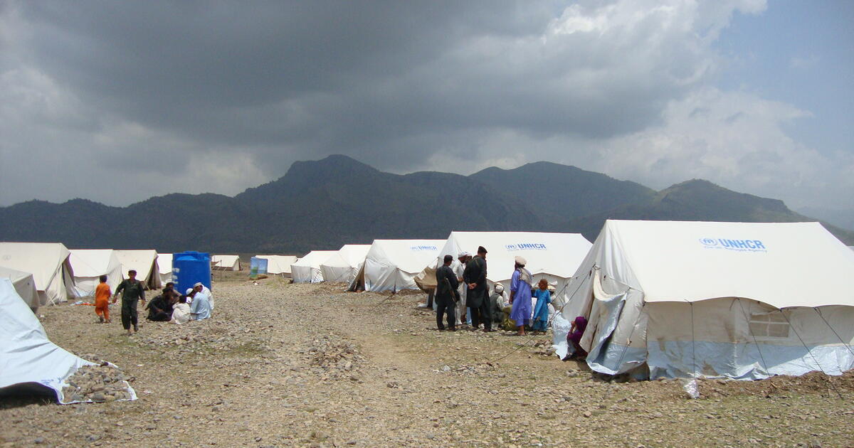 Avec des dizaines de milliers de déplacés au Pakistan, le HCR ...