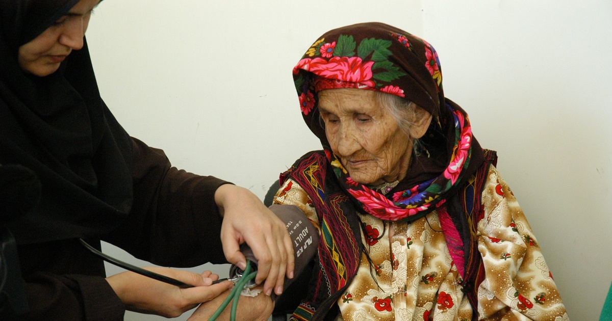 UNHCR helps secure health insurance for all registered refugees in Iran ...