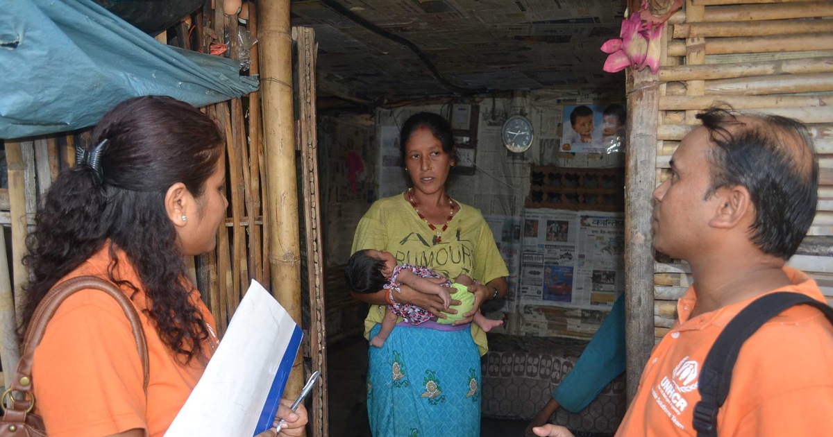 Mobile counselling helps refugees in Nepal decide their future | UNHCR