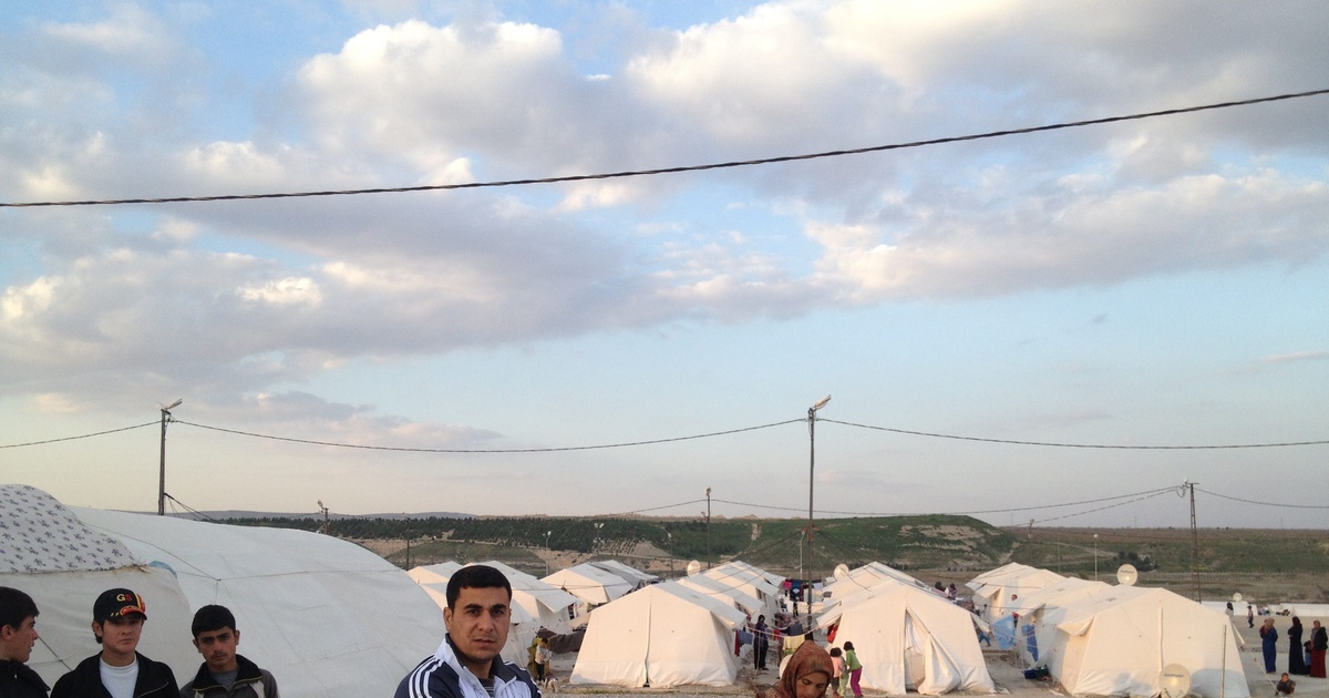 Syrian refugees support each other even as numbers rise | UNHCR