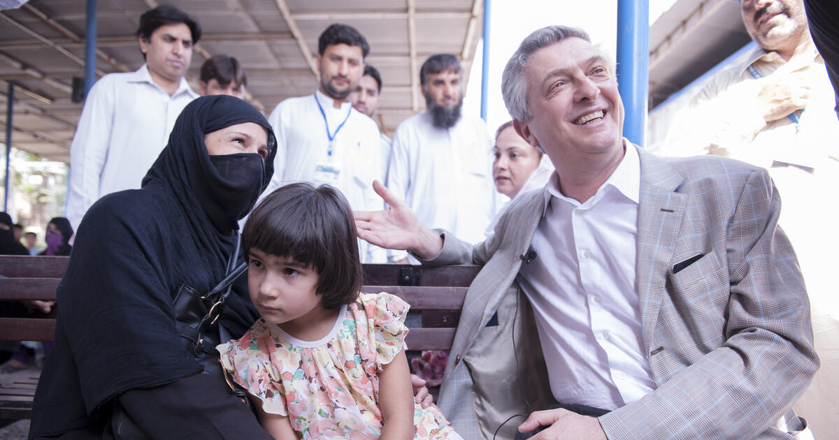 After decades in Pakistan, more Afghan refugees set to return | UNHCR