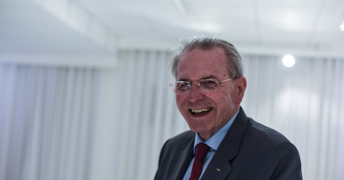Rogge praises young refugees, hails sport | UNHCR