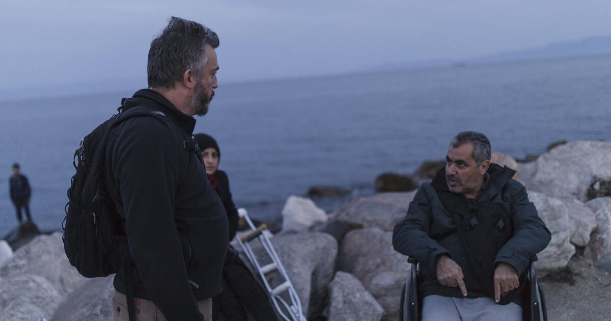 Photographer's injuries boosted resolve to tell refugee tales | UNHCR