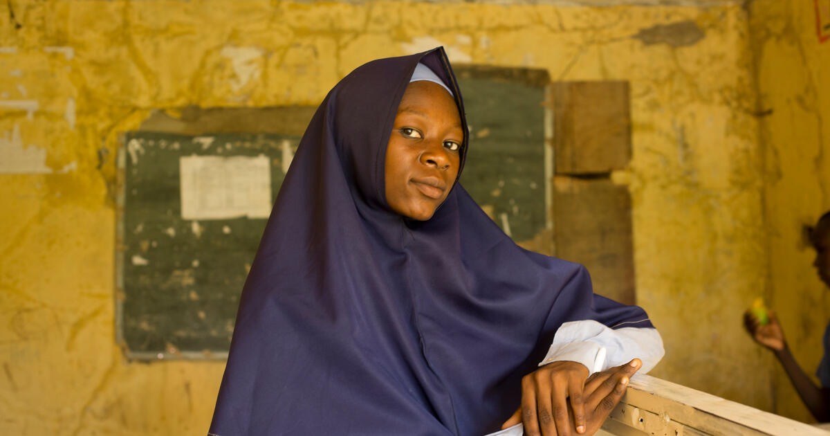 Nigerian girls from Nansen award winner's school dream again | UNHCR