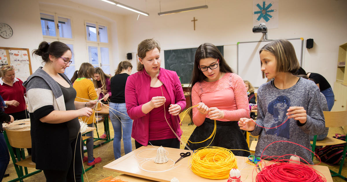 Learning language key to integration, say young refugees | UNHCR
