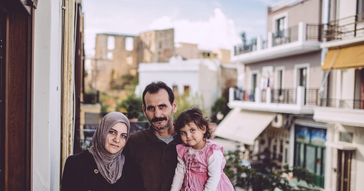 Refugee family renews century-old ties on Crete | UNHCR